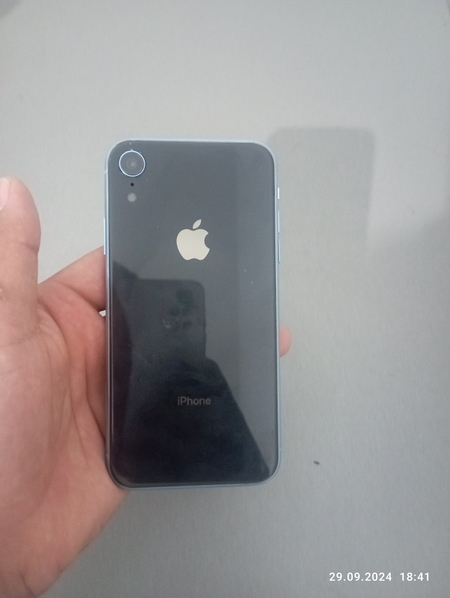iPhone xr 128gb blue