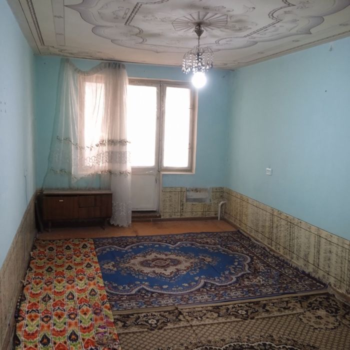 Срочно и недорого продается однокомнатная квартира в галерейном доме !