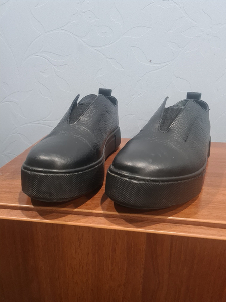 Продам женскую обувь