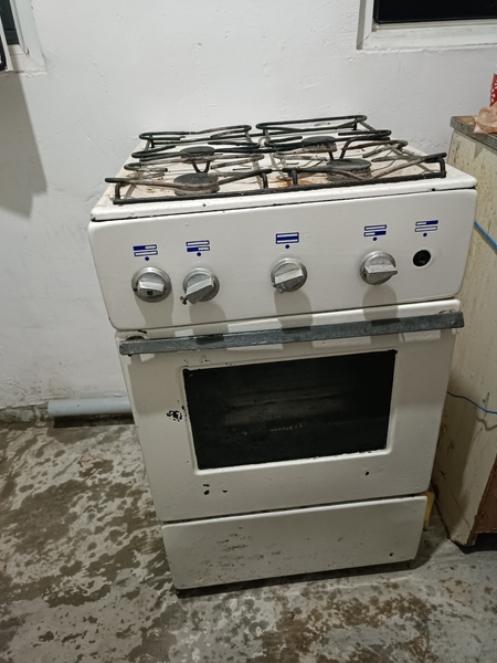 Gaz plita sotiladi