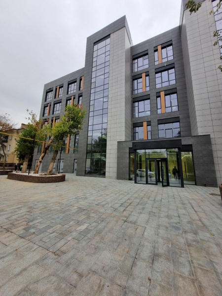 IT Park Махтумкули | 1060кв - нежилое помещение Аренда