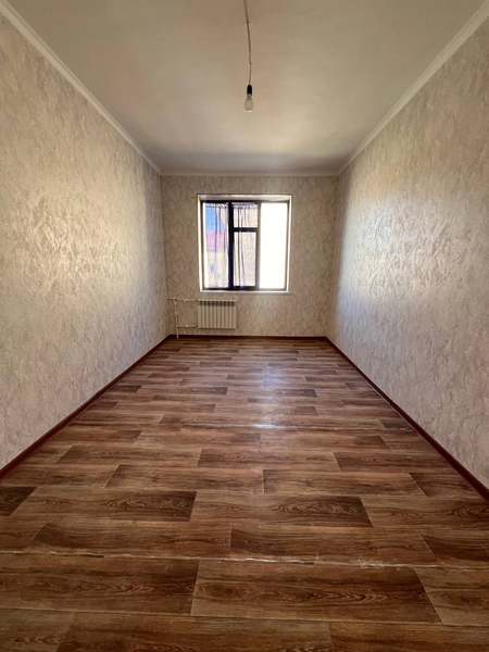 KVARTIRA sotiladi 3xona 100kv.m srochna 530mlnga 10mikraroyon