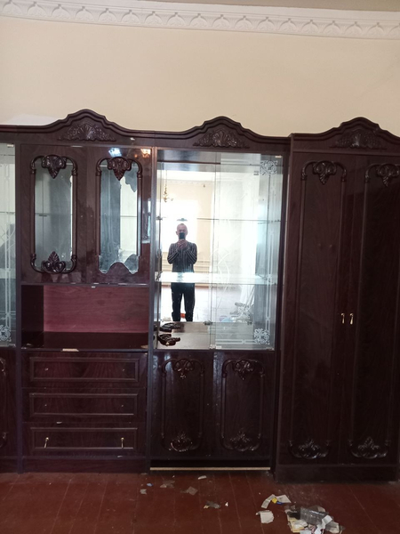 Бурынгы фасондагы сервант сатылады