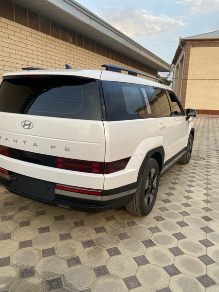 Hyundai SANTAFE 2024 sotiladi 2200km yurgan