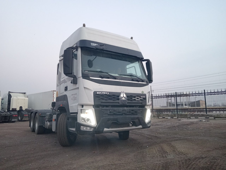 Тягач Howo V7X 6x4 CNG