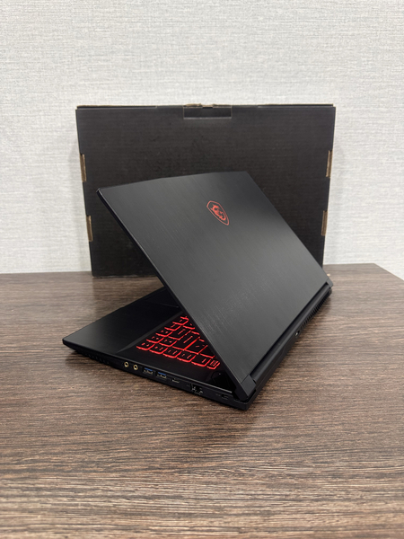 12-Ядерный Премиум Игравой MSI GF63 intel Core i5 GTX1650 DDR6 Идеал!