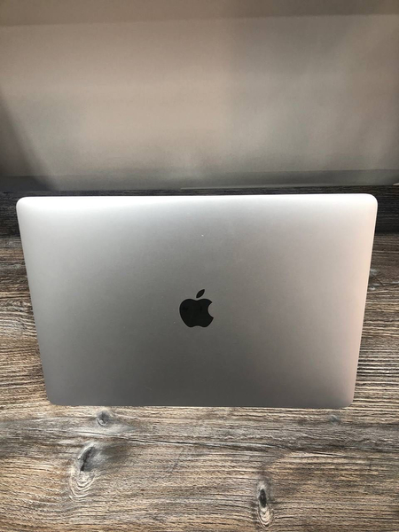 MacBook Pro A1989 model