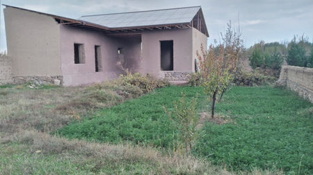 Дом продаётся. Уй сотилади.