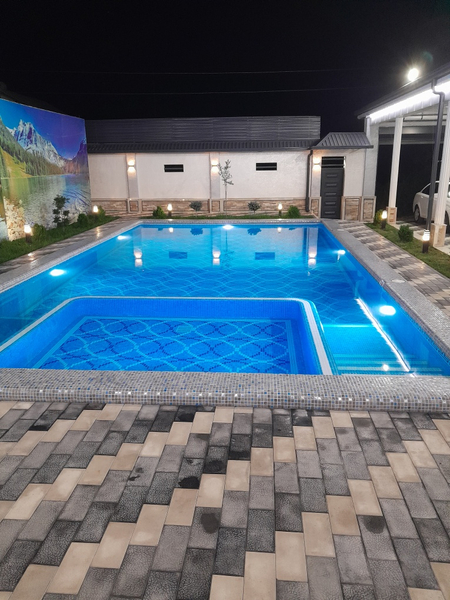 Dacha arendaga beriladi parkentta narhi 150$ hamma sharoitlarga ega.