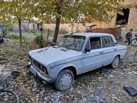 Vaz Lada 2106 sotiladi