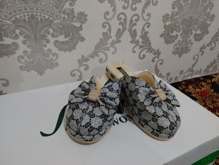 Ayollar oyoq kiymi