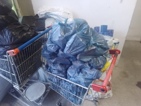 Ko'mir va mangal va sixlar  bor