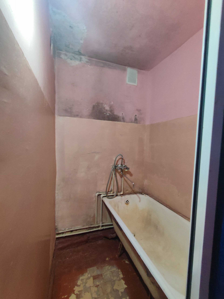 Продаётся 3х комн квартира на 3 этаже Ор-р Русалка