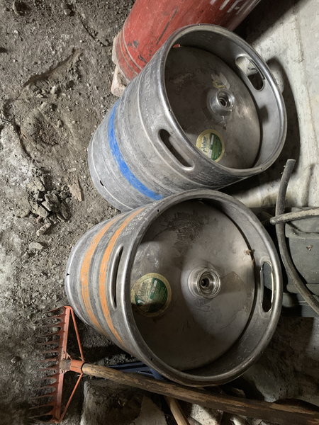 Pivo apparat sotiladi ko’p ishlatimagan komplekt hamma narsasi bor