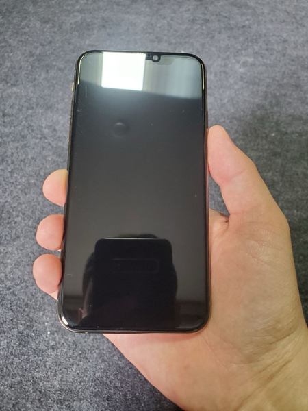 Iphone Xs gold.