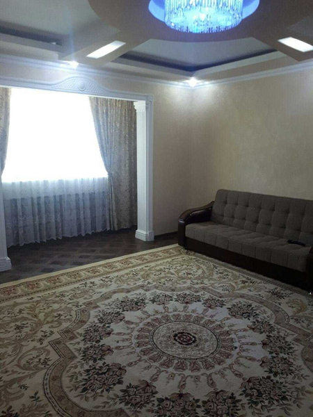 Срочно продам 2-х комнатную (68кв.м) рядом с институтом Дипломатии.БИЙ