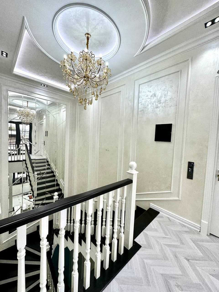Очень шикарный и современный дом с 2.5 сотками и 330 кв.м.