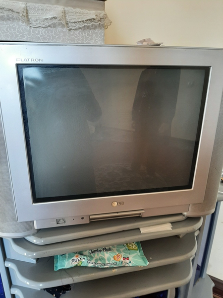 Lj televizor sotiladi