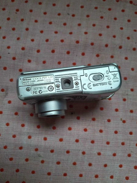 Цифровой фотоаппарат Nikon coolpix L 10 (не рабочий)
