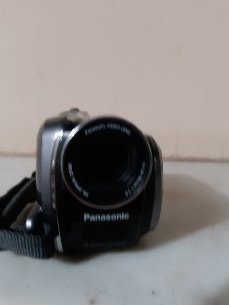 Panasonic kamera, srochno pul kerak,holati yangi 50x zoomga oladi