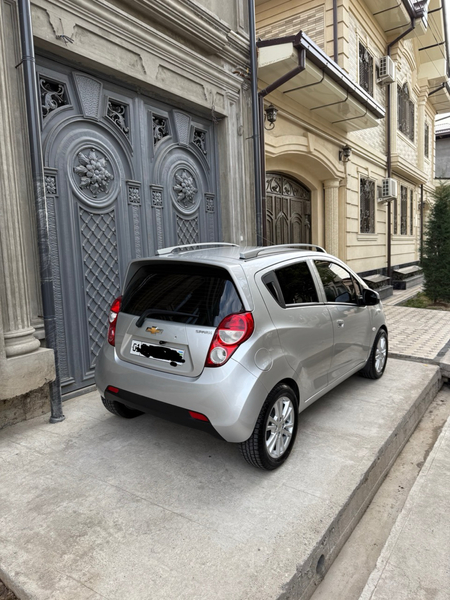 Tayota 200 ideal 52800km 2019yil naxtga sotiladi