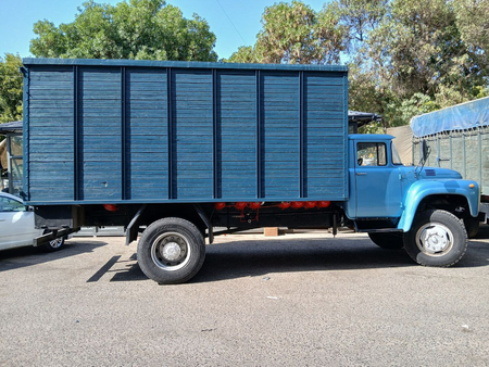 Zil 130G sotiladi