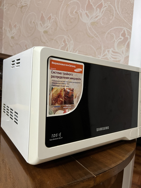 Микроволновка Samsung MW71ER