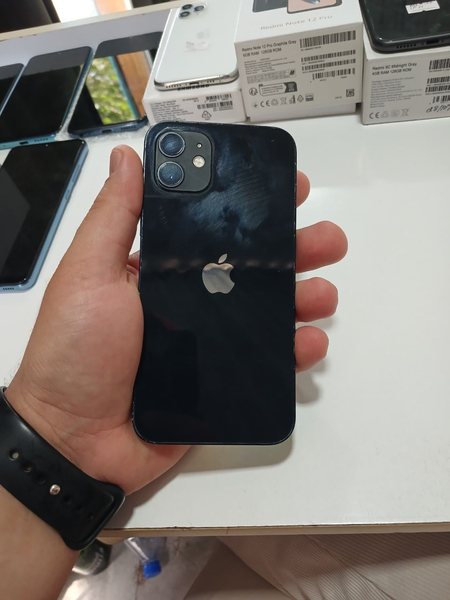 Iphone 12.  64GB