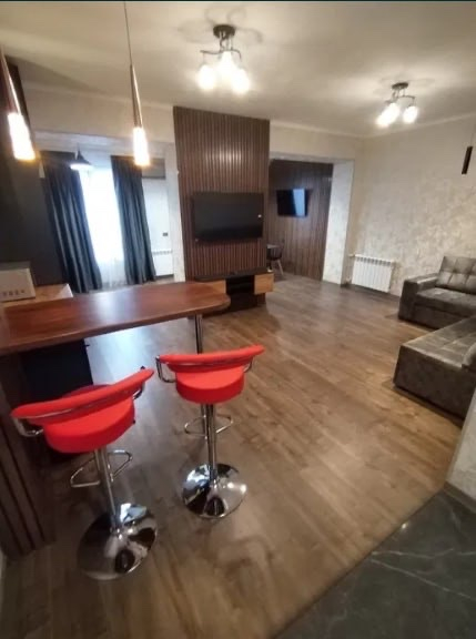 Ц2 2/4/4 продаеься квартира с евро ремонтом, сплощадью-60кв….!