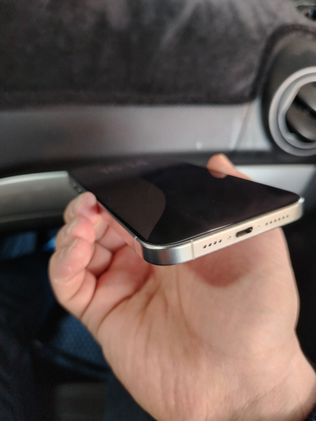 iPhone 15 pro max white