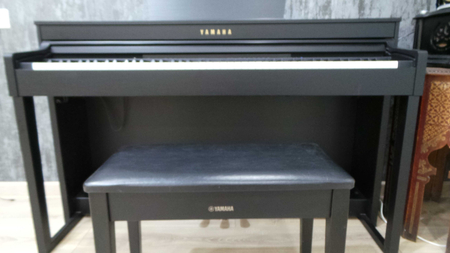 Цифровое пианино Yamaha CLP -430 , для дома и студии звукозаписи.