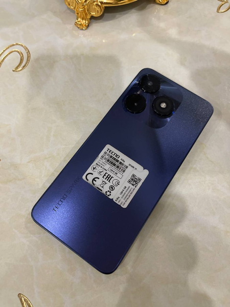 Продаётся телефон Tecno spark 10 128+8Gb