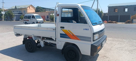 Labo sotiladi nahtga 5200 holati yahshi 2009 yil