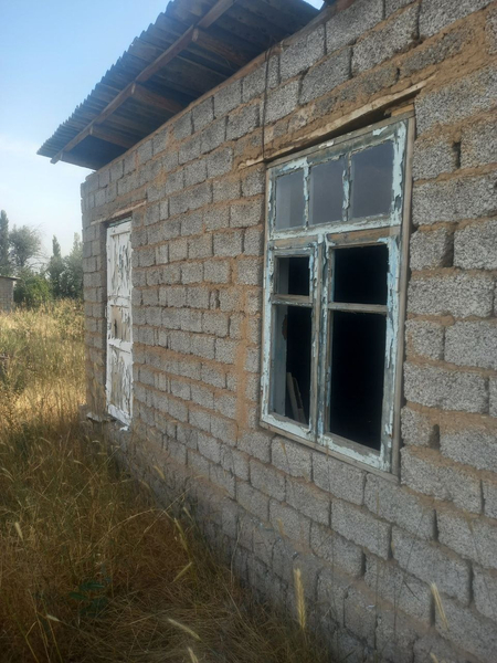 Курук ер сотилади уйи билан