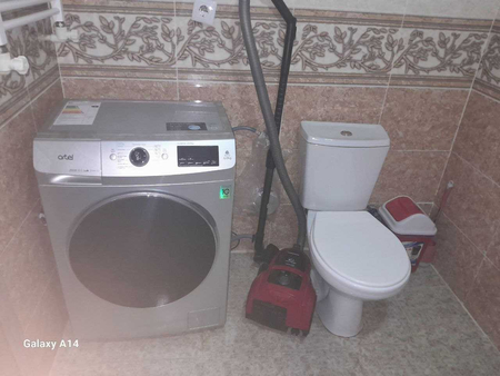 Корасув массивда 2хонали квартира сотилади барча кулайликларга ега