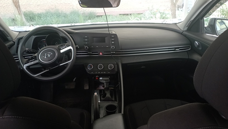 Hyundai Elantra 2021г