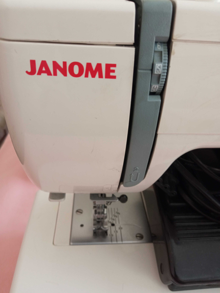 Швейная машинка  Janome