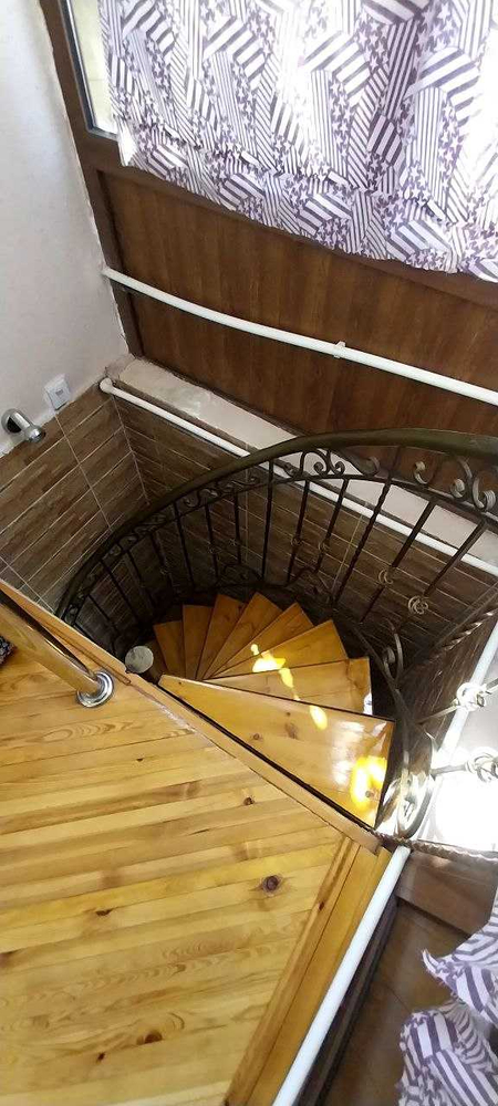 Продаю 10 комнатный дом в Кахрамоне 5 соток земли.