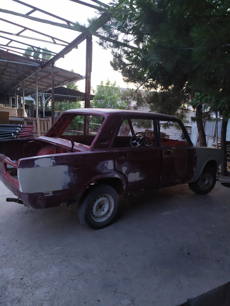 Vaz 2107 sotiladi