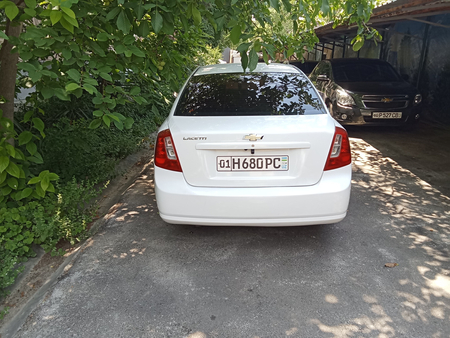Lacetti sotiladi