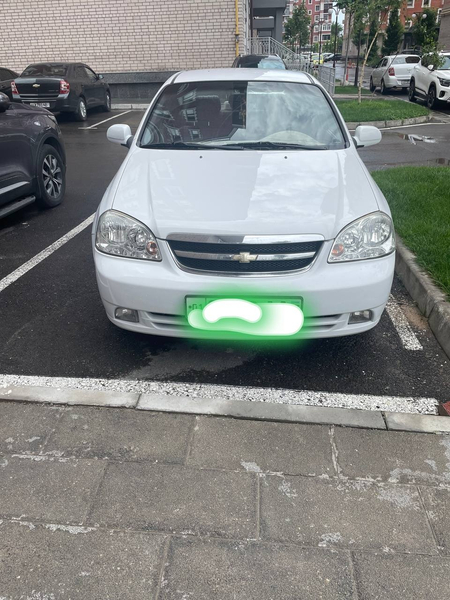 Продаётся Lacetti.