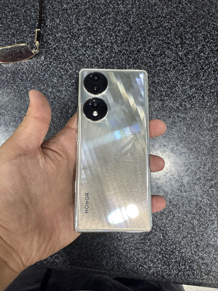 Honor 70 pamit 8.256g holati ideal karopka yoq kopiyamni beraman
