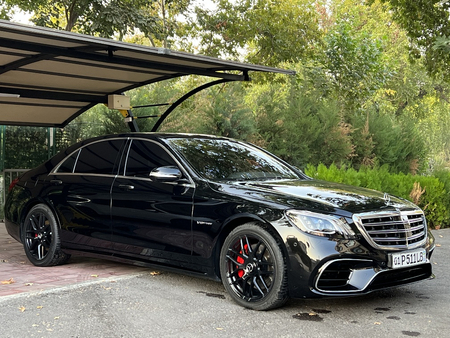 Mercedes-Benz S550