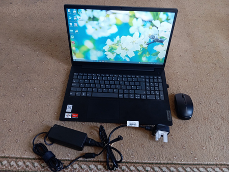 Novutbuk Lenovo 8,128