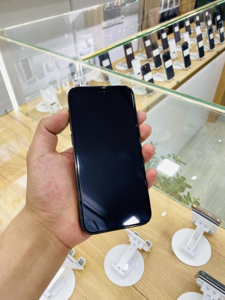 Variantga bervoramiz 12 Pro 256 Kareya 74% Qora Apple Expert