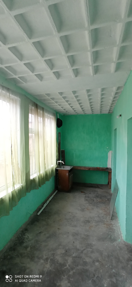 Уй сотилади, 2-хонали, шошилинг, кодастрлари, документлари бор ,