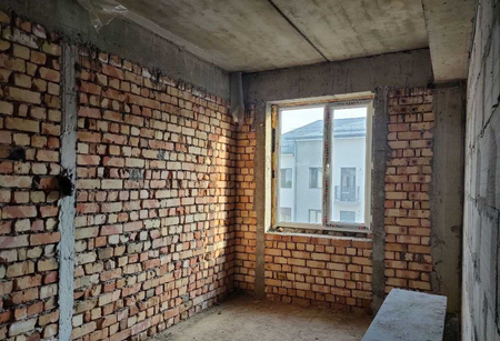 Новостройка коробка, кирпич 2/5/5 47 м² Яшнабад ор-р ЖК Баку