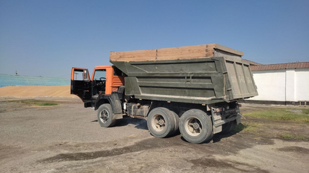Kamaz 1987yil , kelishiladi narxidan oʻtib beriladi naxdga.