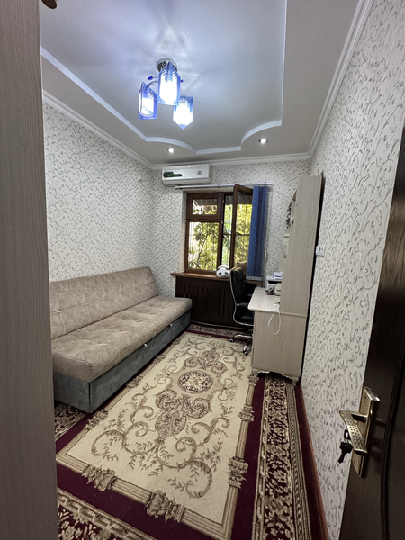 Продаётся 2х комн.,переделанная в 3х комнатную квартиру на Карасу-2