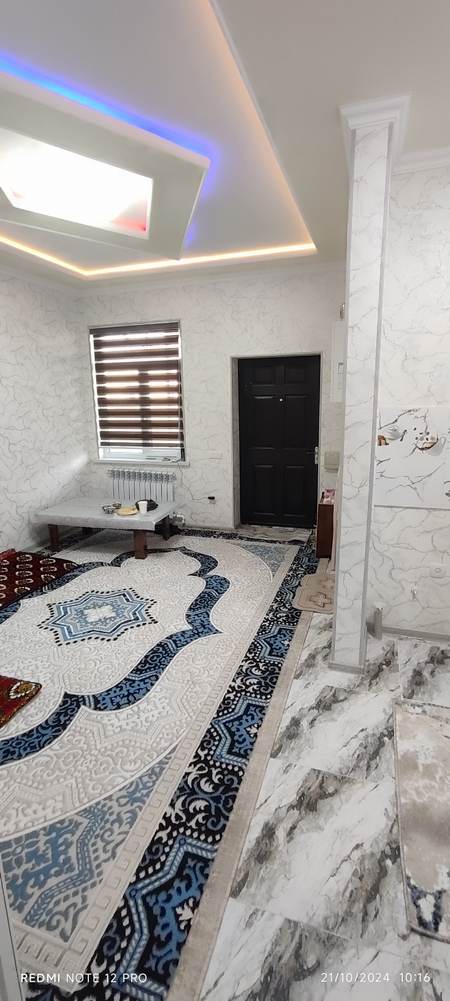 Yashnabod Panelni bozor Gumbaz bozor yonida Uy  ijaraga beriladi. ..